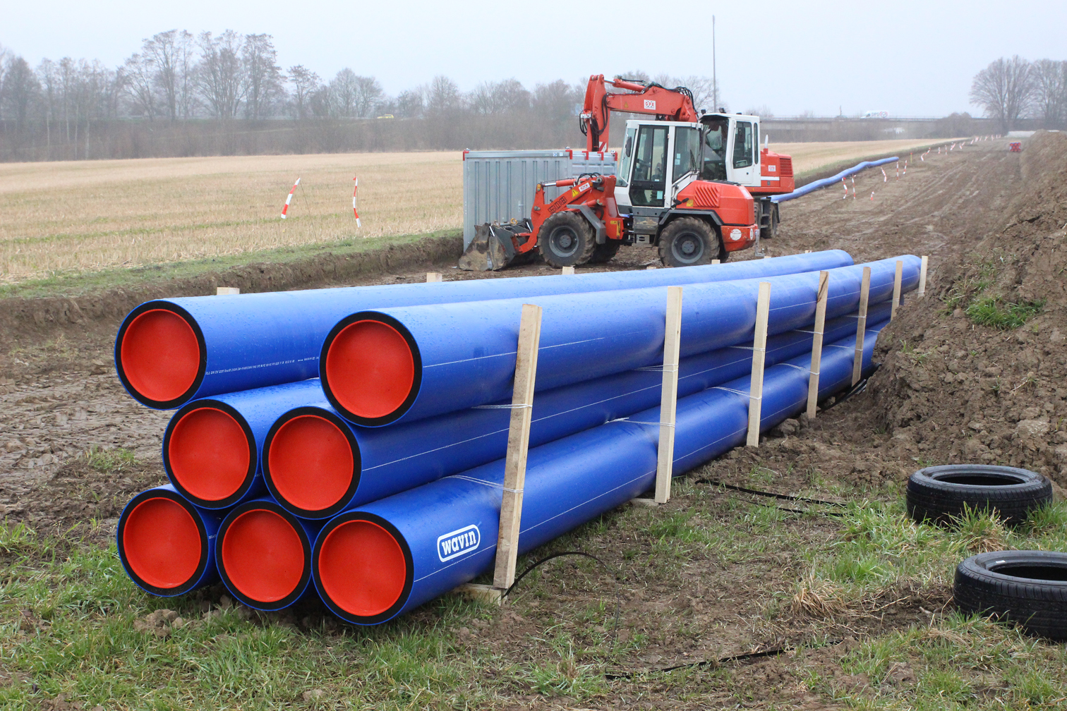 Blaue Röhren überall: WEVG rüstet Salzgitter um auf Harzwasser - Hallo ...