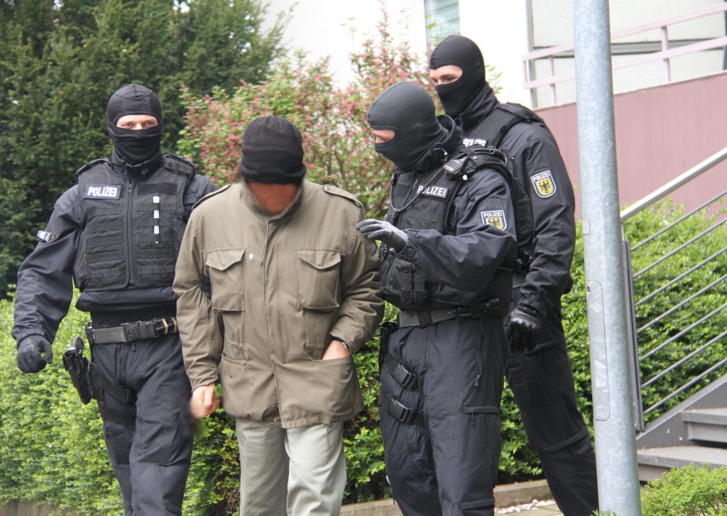 Kreis Peine: Polizei-Razzia gegen Schleuser - Hallo Wochenende Kreis Peine: Polizei-Razzia gegen Schleuser - Hallo Wochenende